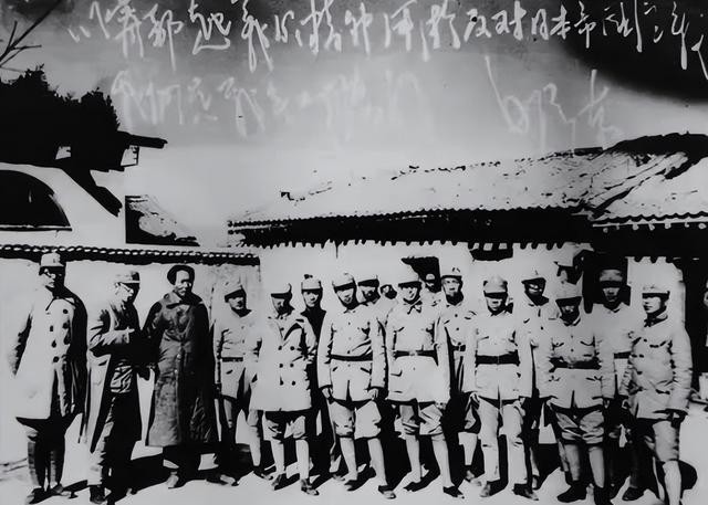 Hu Jicheng fell behind and looked for his troops everywhere. He ...