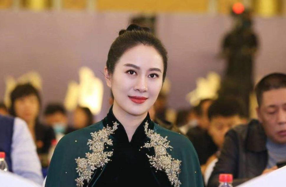 42-year-old Michelle Ye suspected of plastic surgery, pretending to be ...
