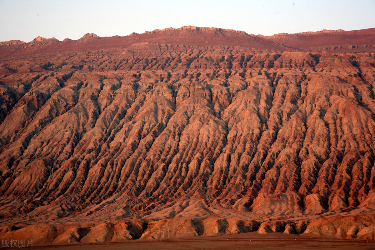 The tongue of fire, Turpan Flame Mountain - iNEWS