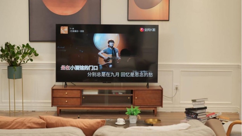 "The standard equipment for young people should be this TCL V8G all ...