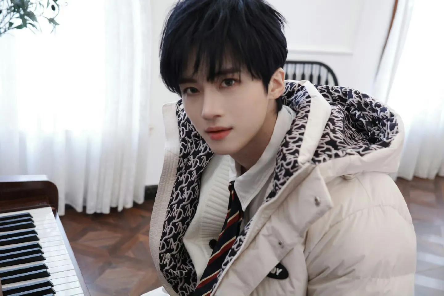 55-year-old Na Ying can't listen to the 21-year-old newcomer's "like a ...