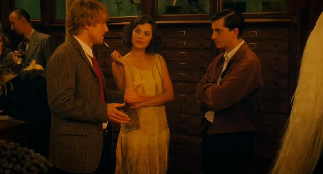 Midnight in Paris: A Journey of Dreams and Traveling Through Time - iMedia