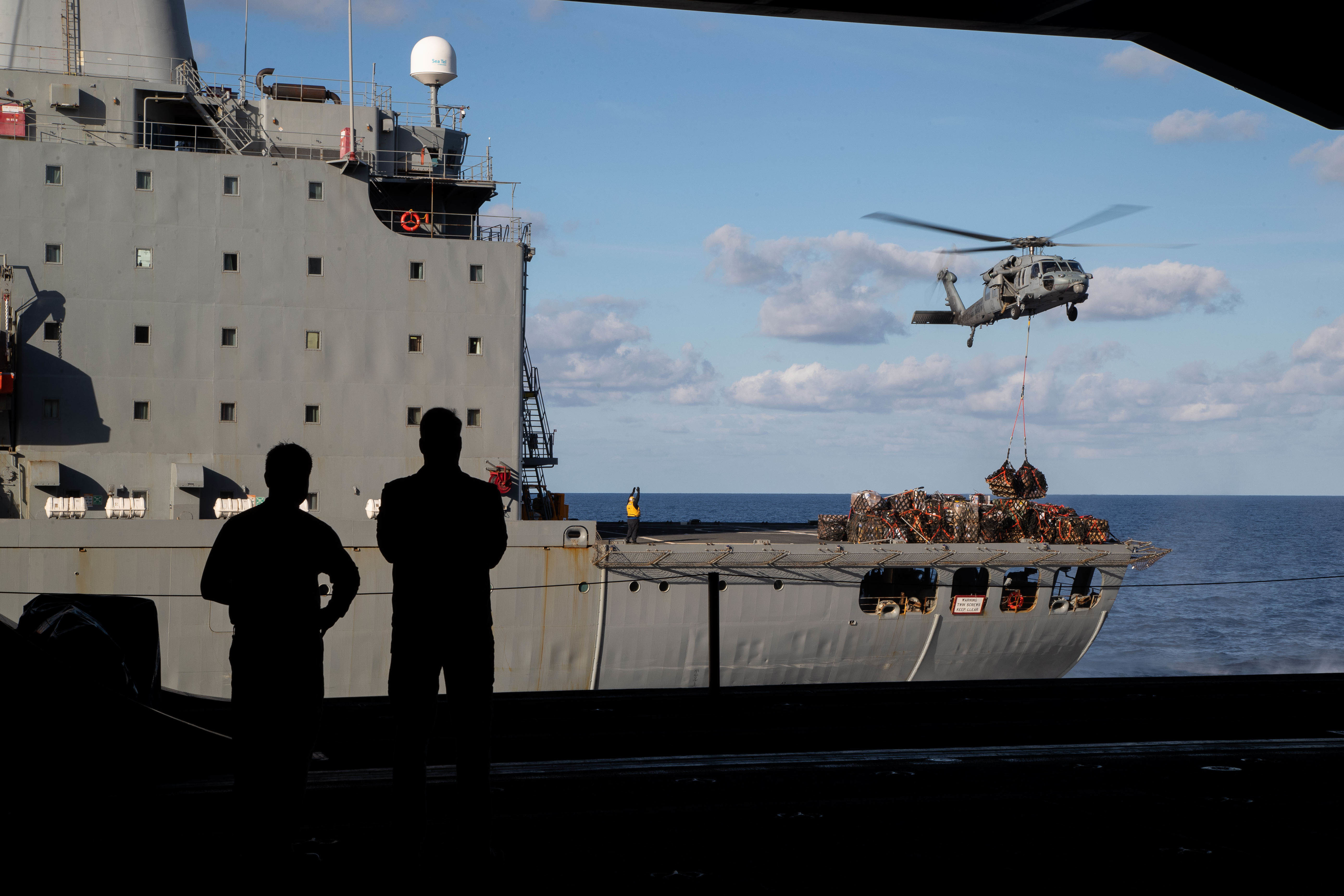 Routine maintenance on the F/A-18's M61A2 20mm gun - iNEWS
