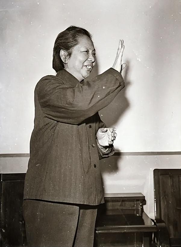 In 1957, Lin Lanying, the mother of semiconductors, returned to China ...