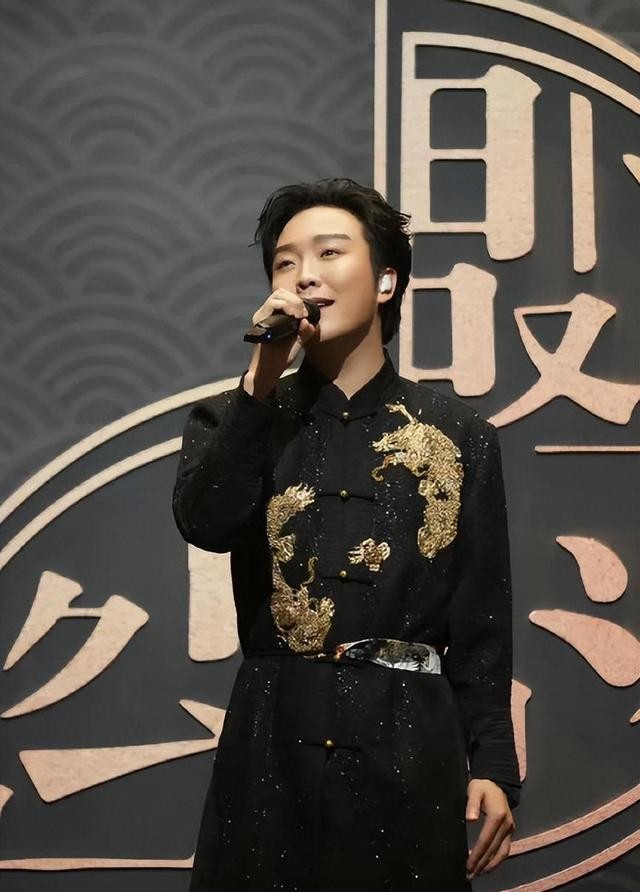 The clown Li Yugang has fallen from the altar and is no longer ...