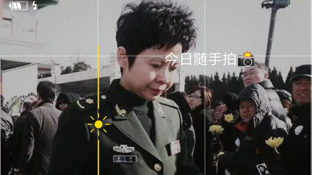 The famous singer died of illness at the age of 55. Life is not easy ...