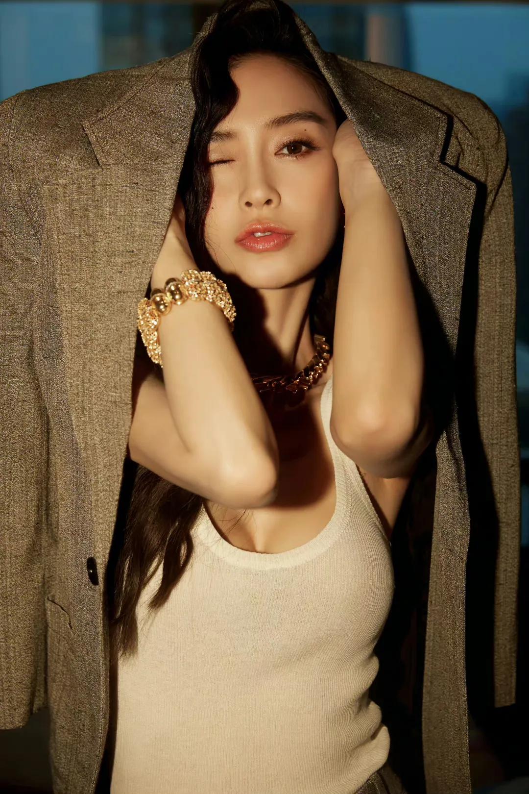 Angelababy Yang Ying The photo shoot is so beautiful - iNEWS