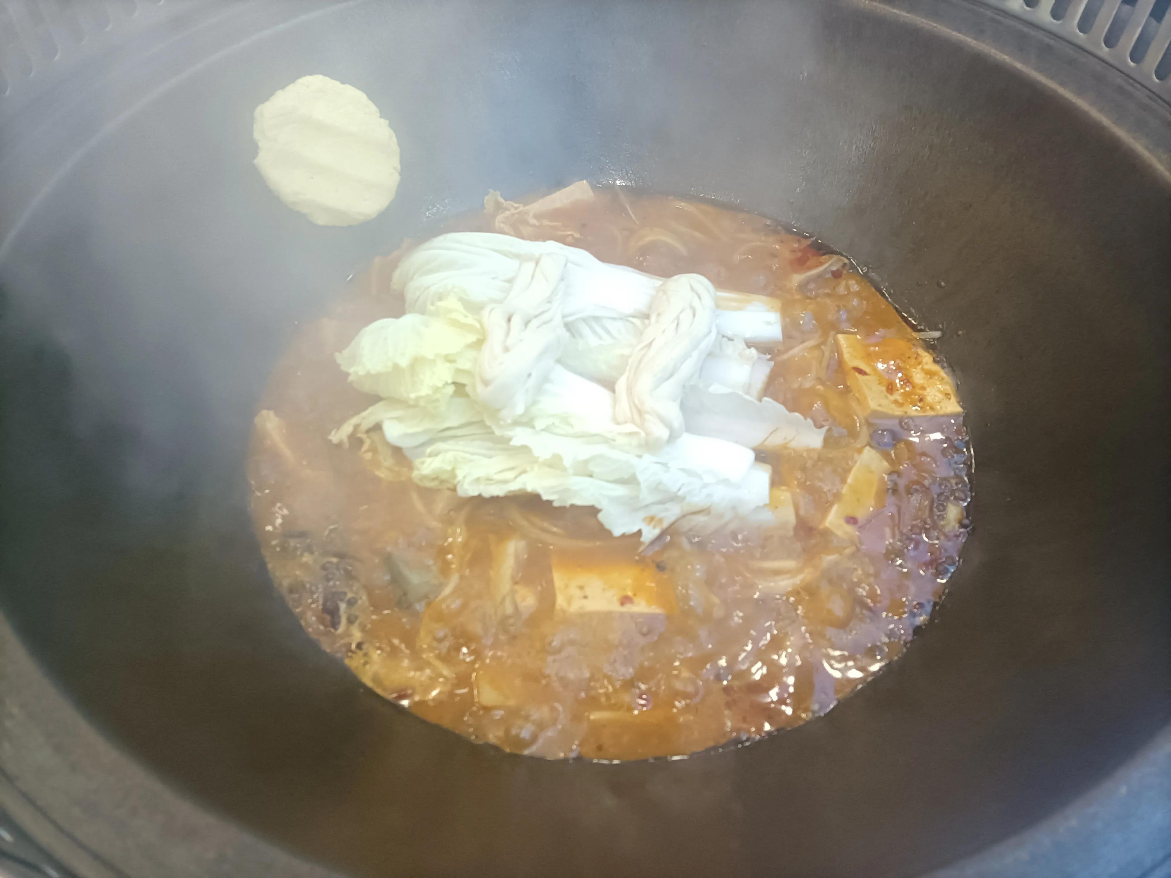 Lemei Food Appreciation Group eats home to explore the store iron pot ...