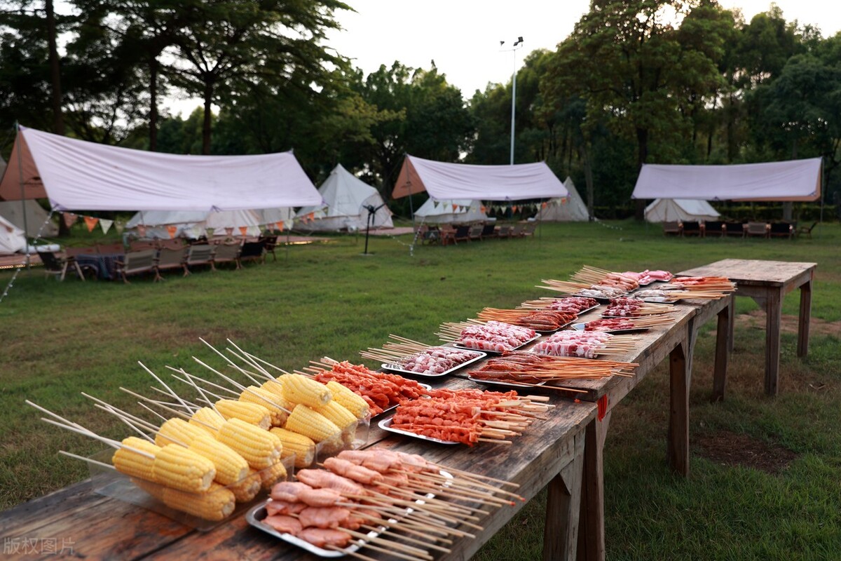 Enjoy the perfect combination of delicious food and beautiful scenery ...