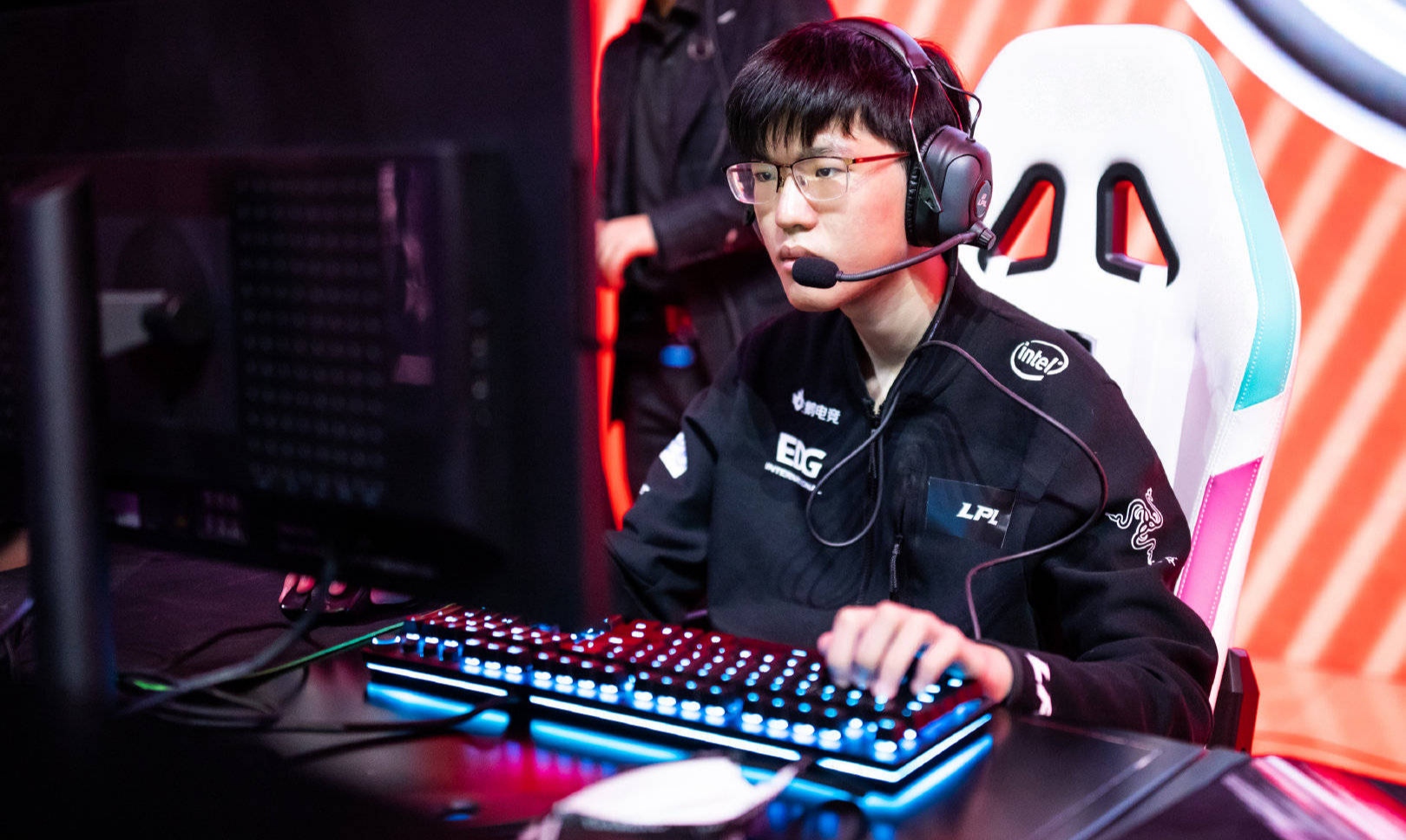 The EDG of the playoff team tour - iNEWS