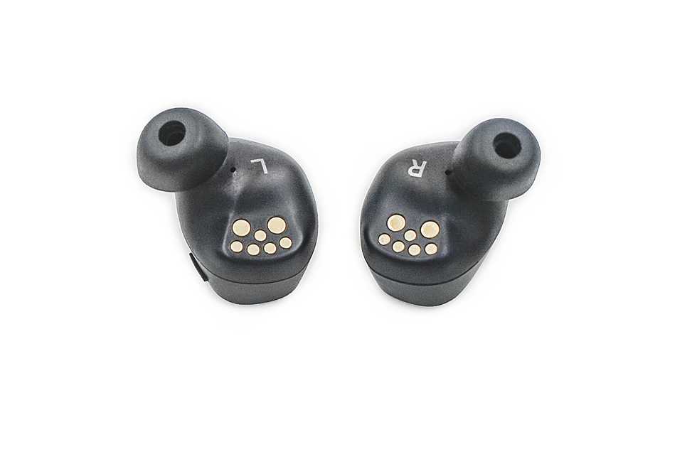 TWS earphones supporting all platforms of PC, game console and tablet ...