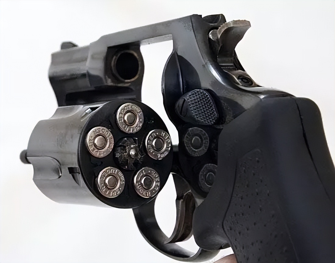 The best choice for police officers - Taurus 905 - iMedia