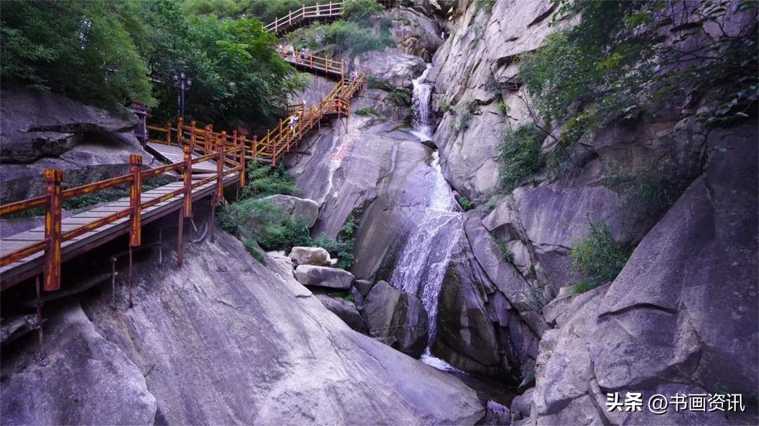 Go to Qinglianggu Qianchi Pearl Waterfall and enjoy the wonderful Mid ...