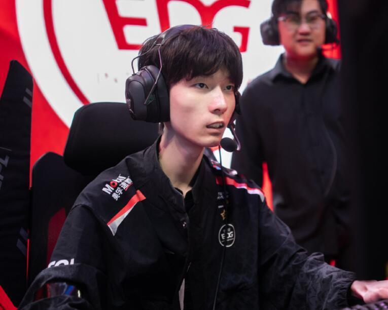 EDG輸給RNG後，leave迅速恢復訓練，uzi首發位置或被代替 - 資訊咖