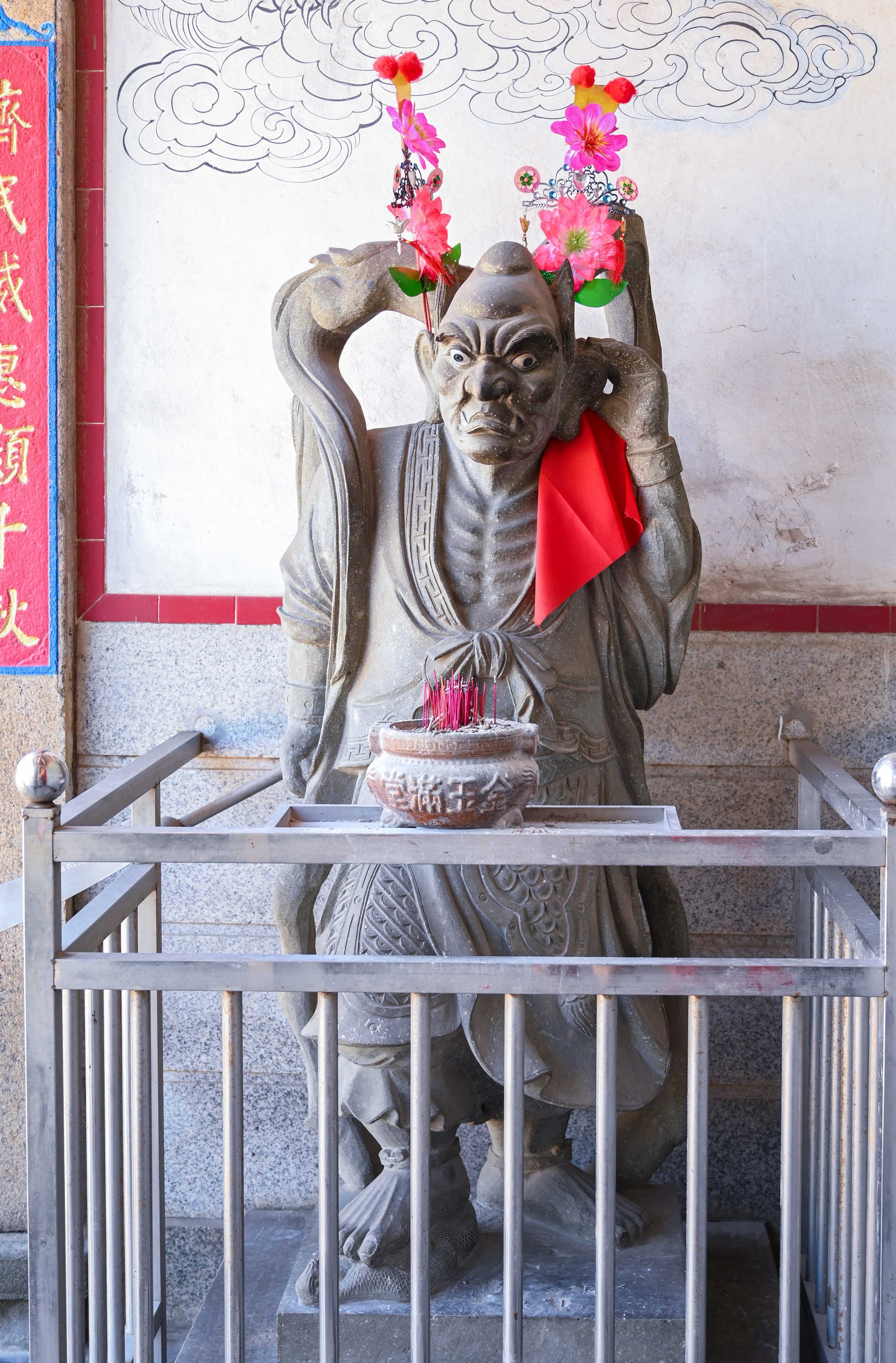 Entering and leaving the first Mazu Palace on Meizhou Island: Wenshan ...