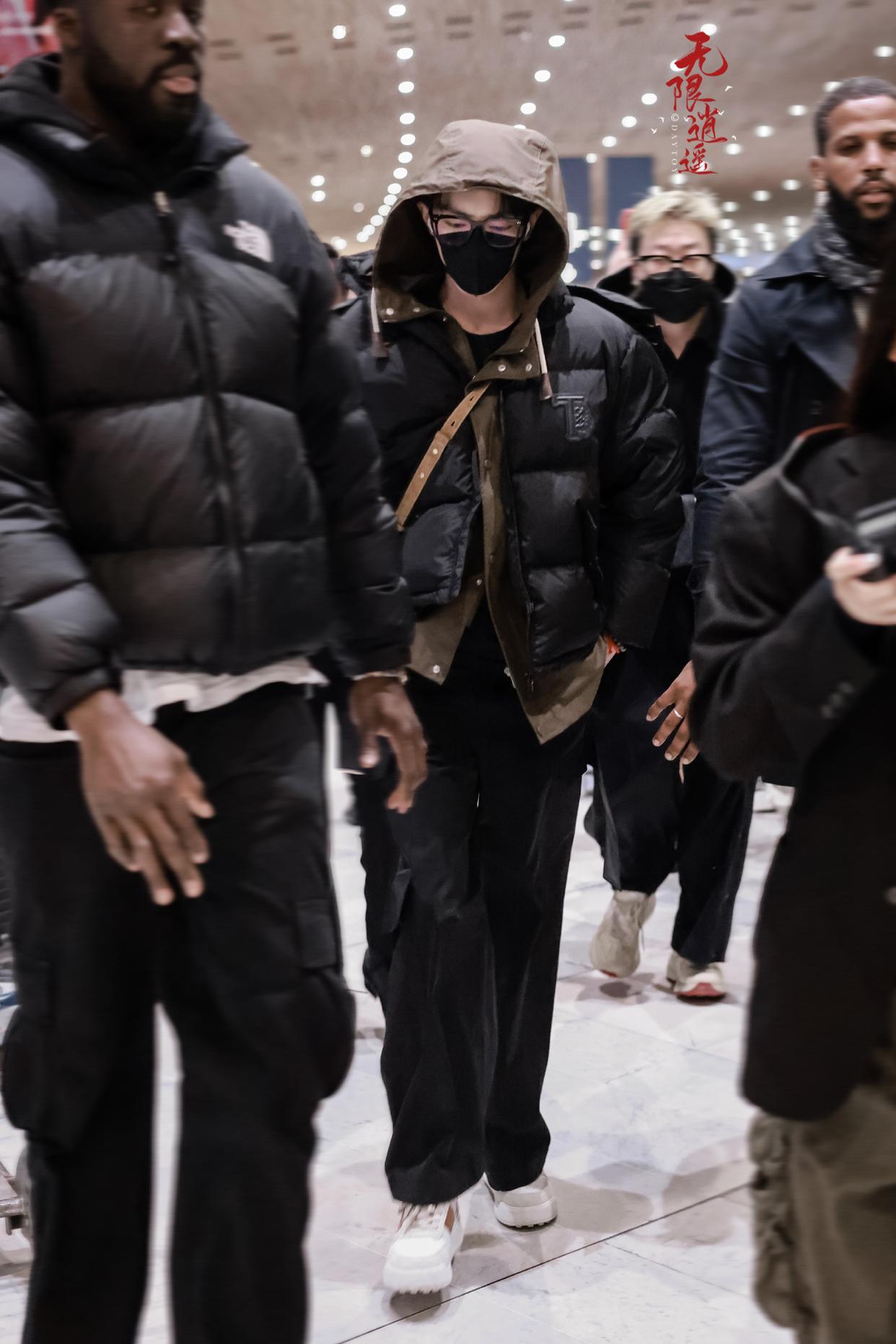 Xiao Zhan showed up at the airport and has returned to China. The long ...