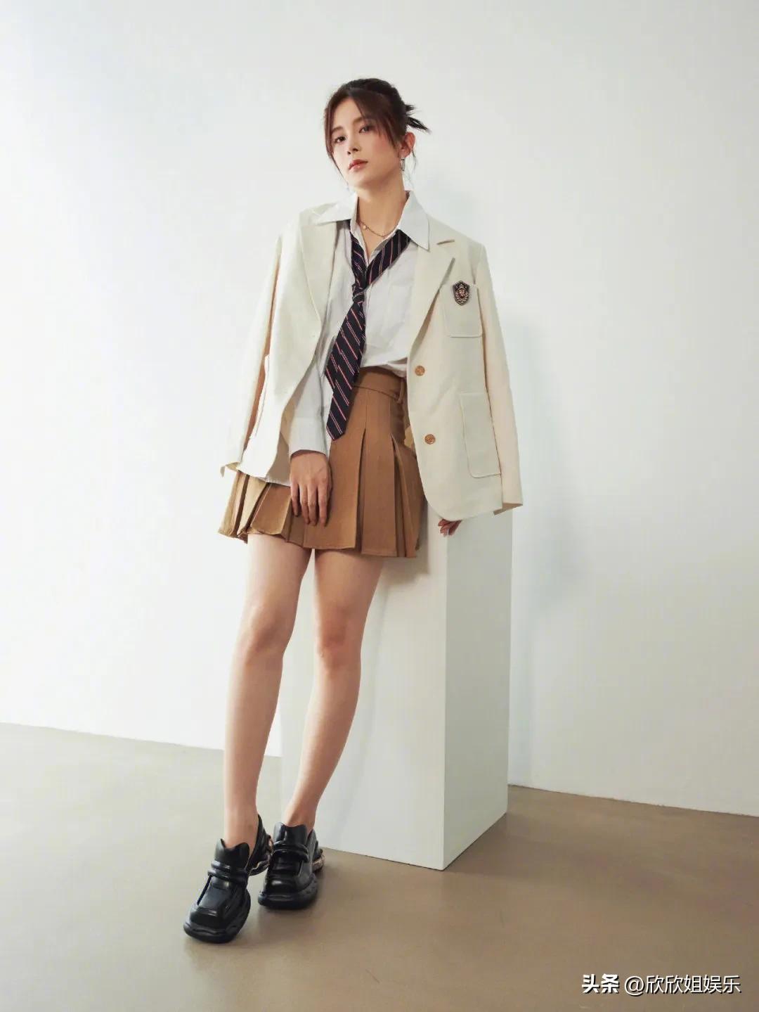 Female star Zhao Yingzi - iNEWS