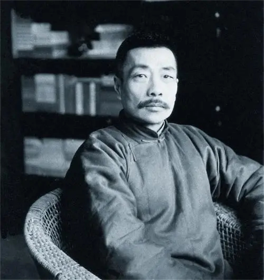 Hearing that Mao Zedong led the Red Army, Lu Xun asked with concern ...