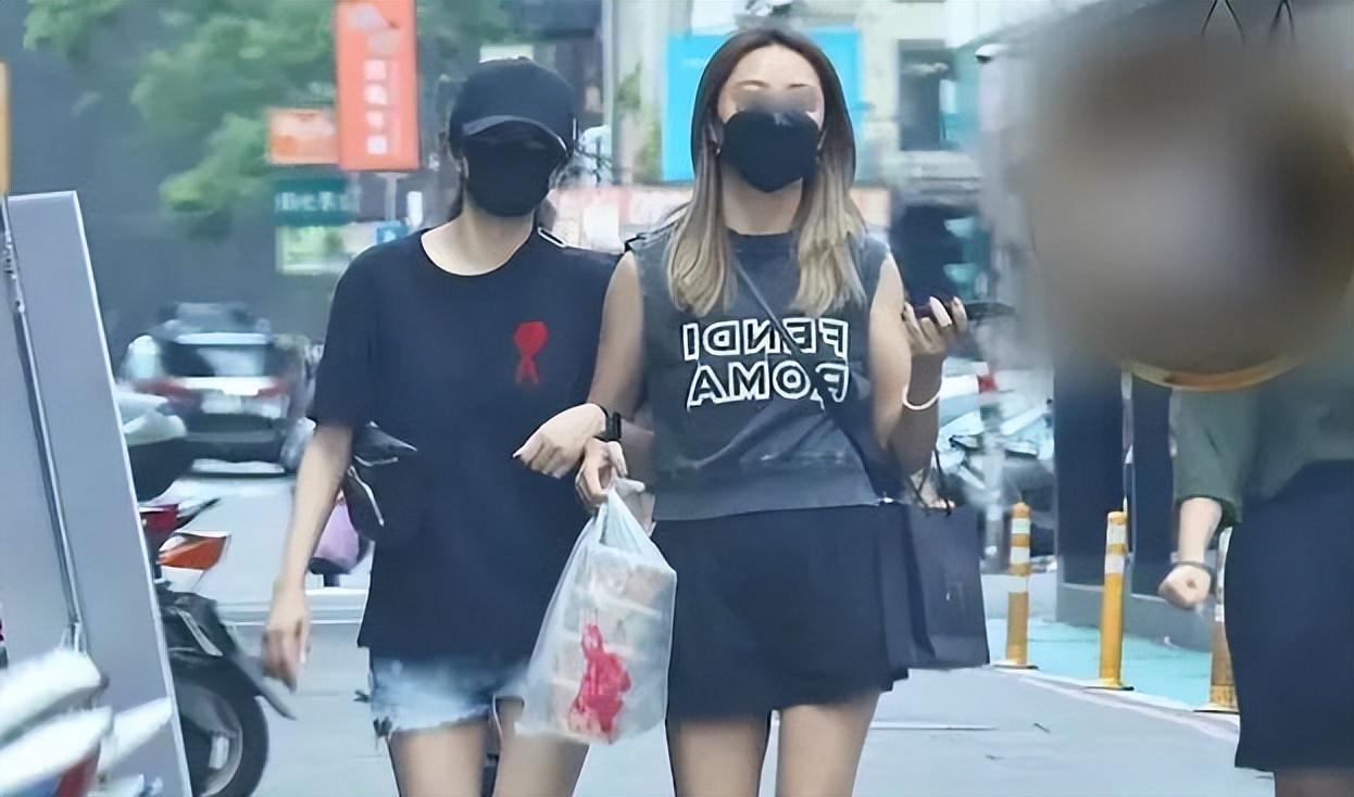 An Yixuan appeared for the first time after disappearing for more than ...