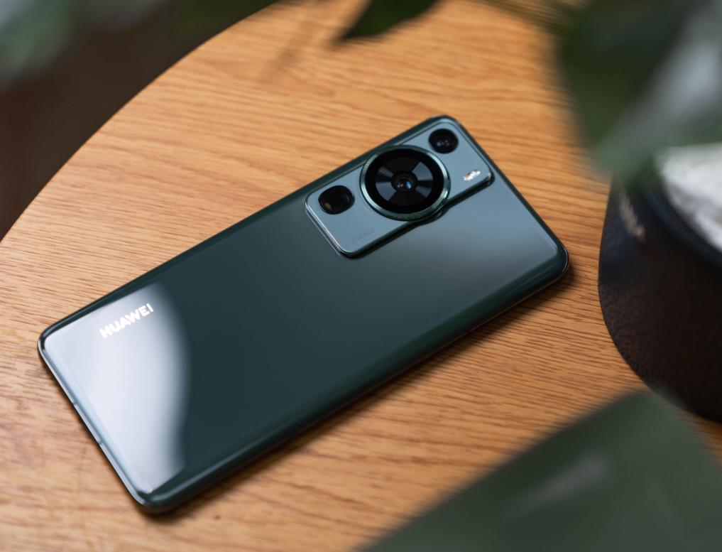 Currently recognized as the best four camera phones for taking pictures ...