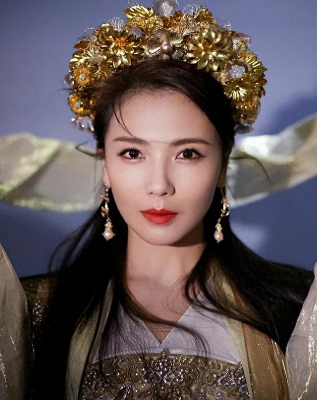 Li Xiaoran's breasts, Xu Qing's hips, Zeng Li's legs, these middle-aged ...