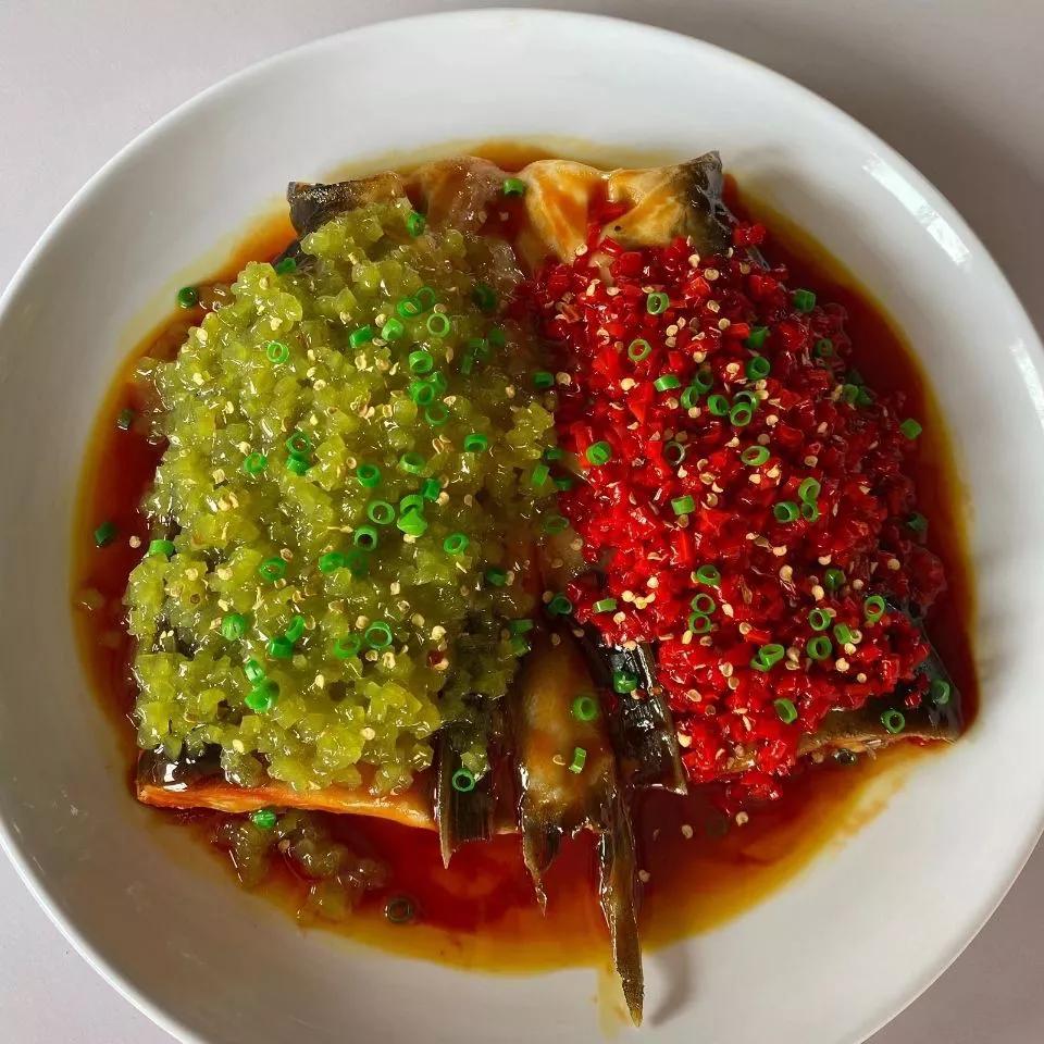 Fish head with chopped pepper: a delicacy that combines the essence of ...