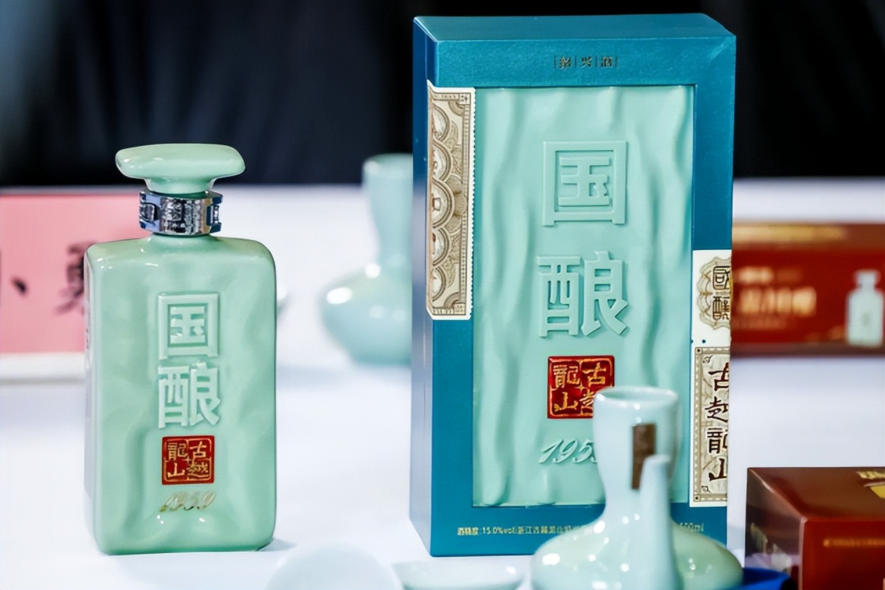 "Only this green and green" co-named Guyue Longshan, is the yellow wine ...