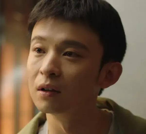 When he debuted, he played Jin Yong's martial arts, and now he has a ...