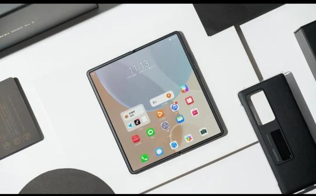 Why are more and more people choosing folding screen phones? - iMedia
