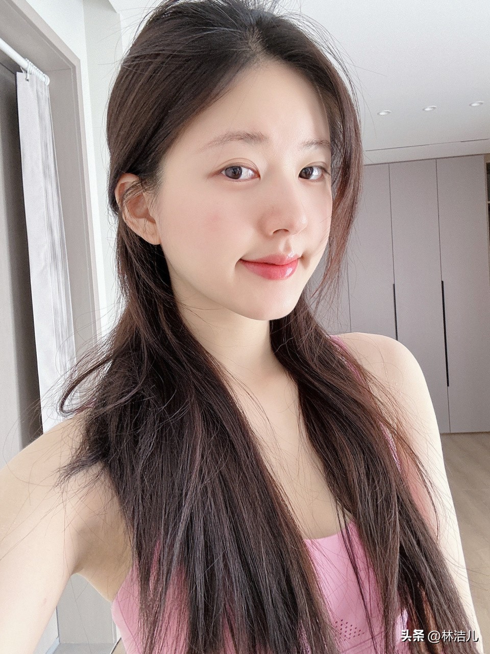 Do female stars rely on drinking for whitening? Zhao Lusi and Zhang ...