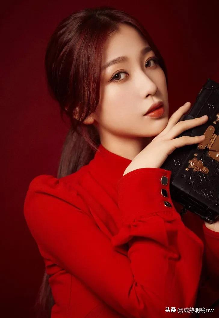 Yu Shuxin, youthful and beautiful, sweet and lovely, gentle and lovely ...