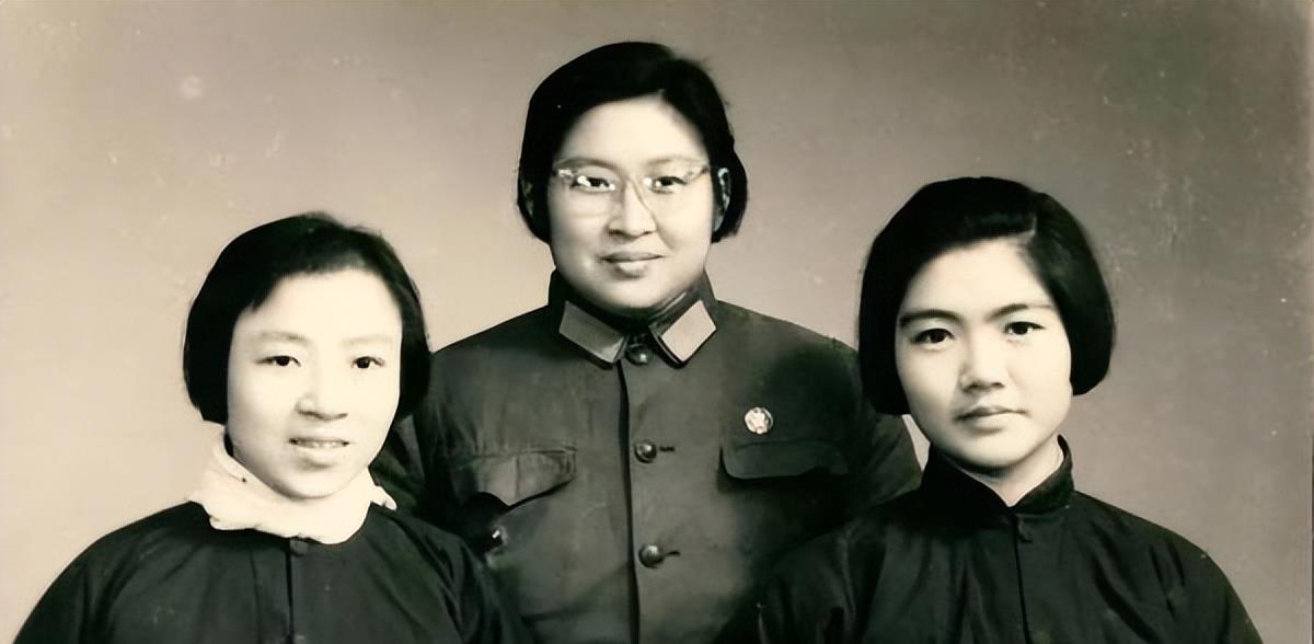 In 2004, Kong Dongmei visited Shui Jing. During the dinner, Shui Jing ...