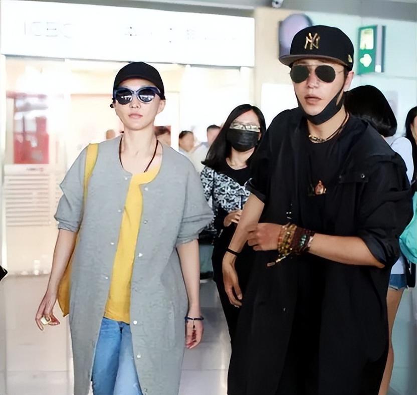 It was revealed that Zhou Xun was secretly married and pregnant, and ...