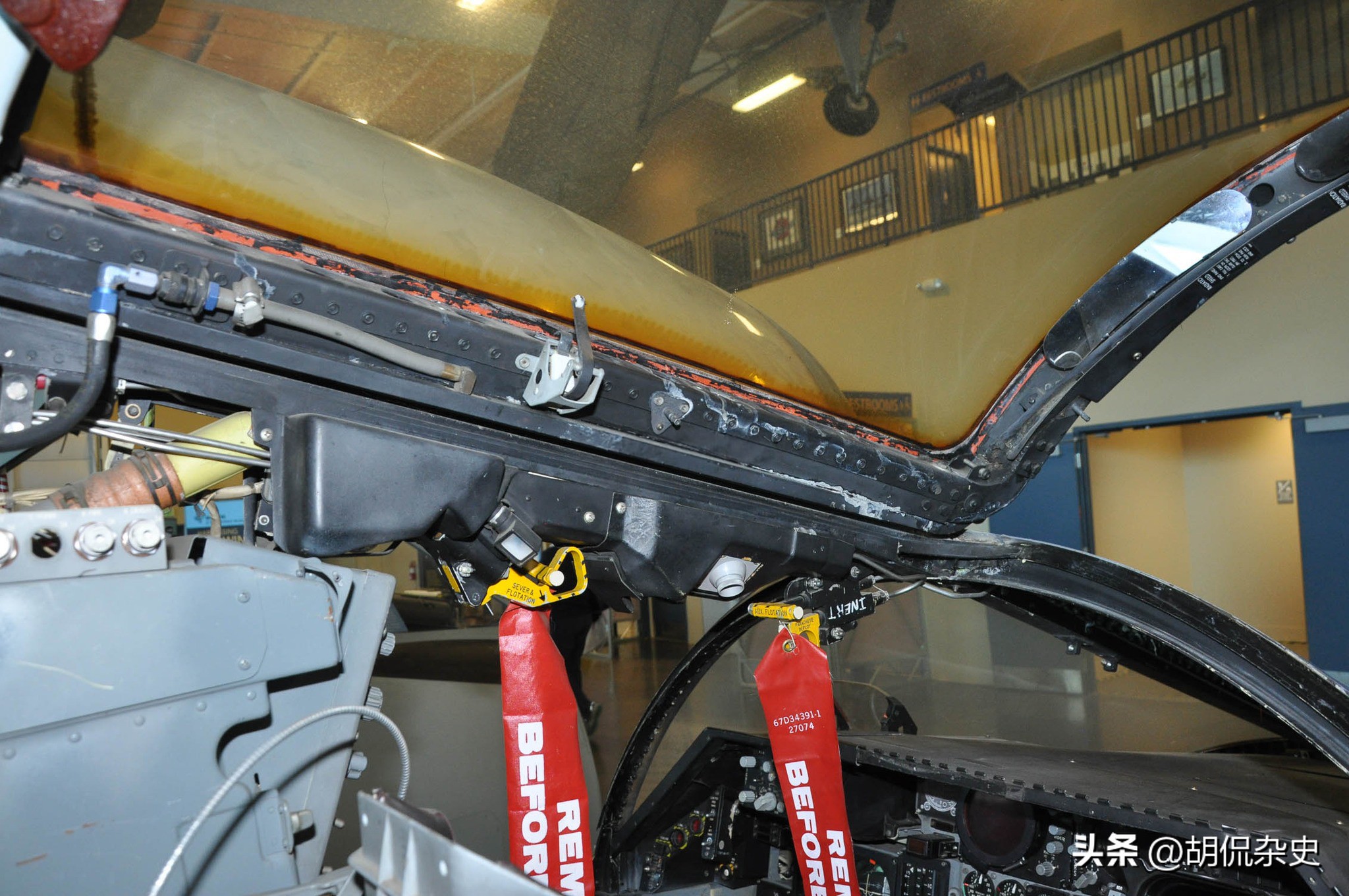 Two-seat escape pod on the F-111 Aardvark - iMedia