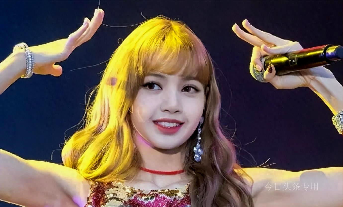 Lisa will perform a striptease for the rich on stage in a French ...