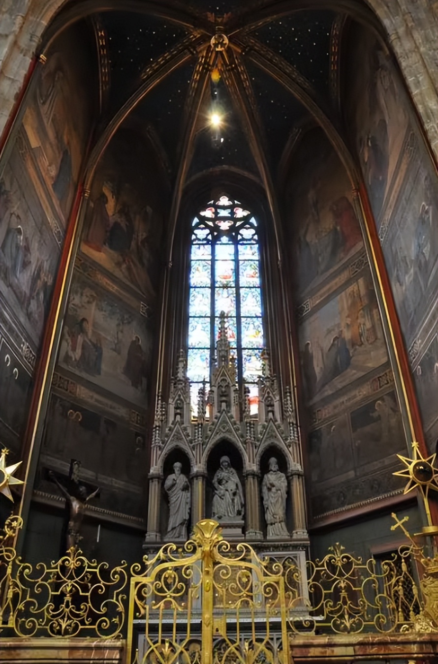 Stone carvings of St. Vitus Church, expressions of religious narratives ...