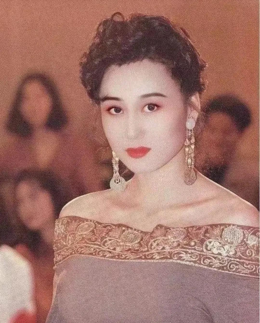 Brilliant Hong Kong TIMES "Lizhi" - iNEWS