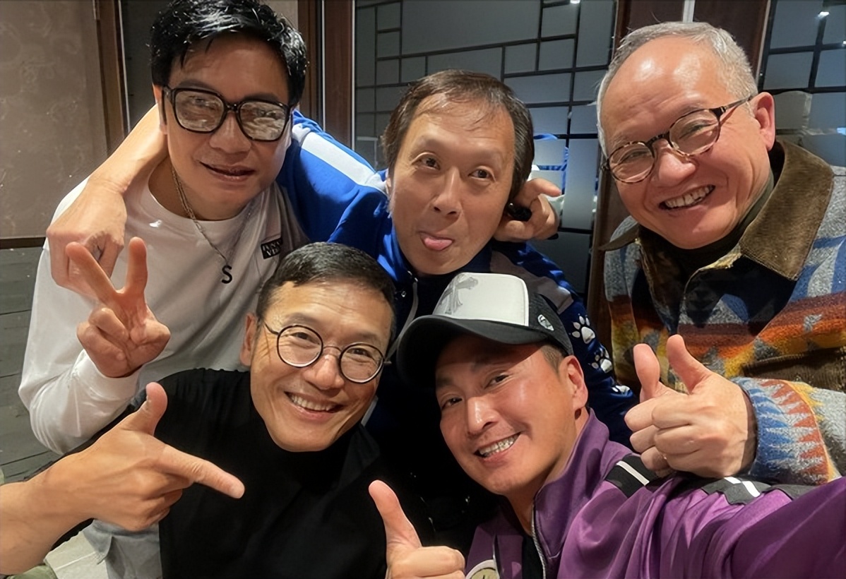 Returning to Hong Kong after 3 years, the 63-year-old well-known male ...