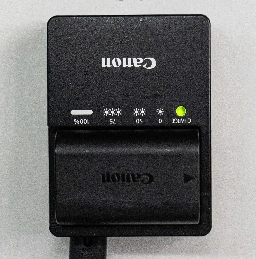 Mobile phone removable battery, coming back? - iNEWS