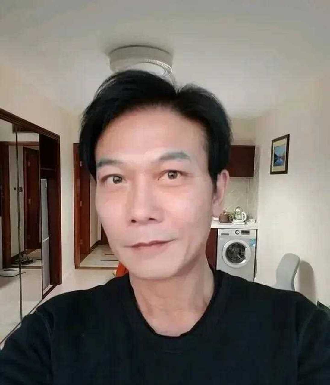 After the death of Lin Zhengying, there will be no more classic zombie films. Lou Nanguang: Lin ...