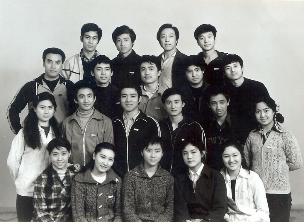 "Zhao Political Commissar" He Zhengjun: Married 6-year-old first love ...