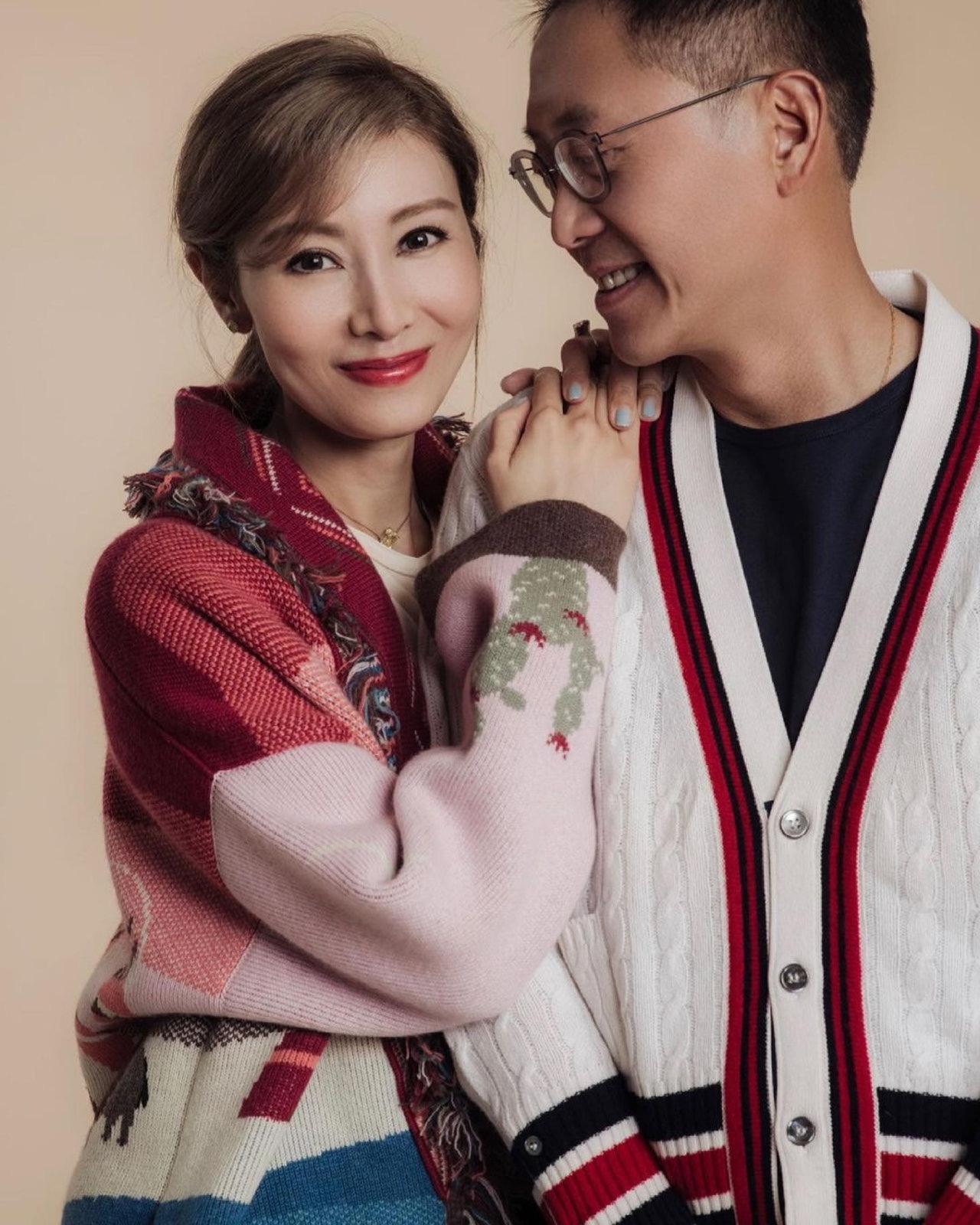 Li Jiaxin's family of three appeared at the charity party, and the son ...