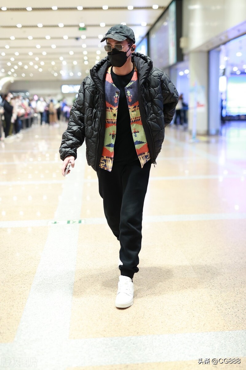 Ouhao appeared at Beijing Airport on March 19, 2023 - iMedia