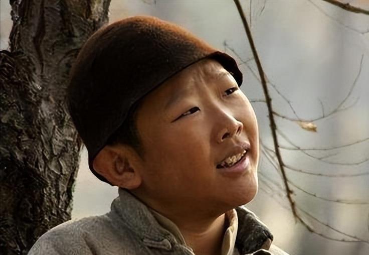 Actor Hou Xiang: He stopped growing at the age of 9 and is less than 1. ...