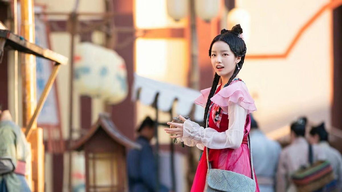 Zhuang Dafei, Huang Junjie and Fan Zhixin's "Miss Chunjia is a ...