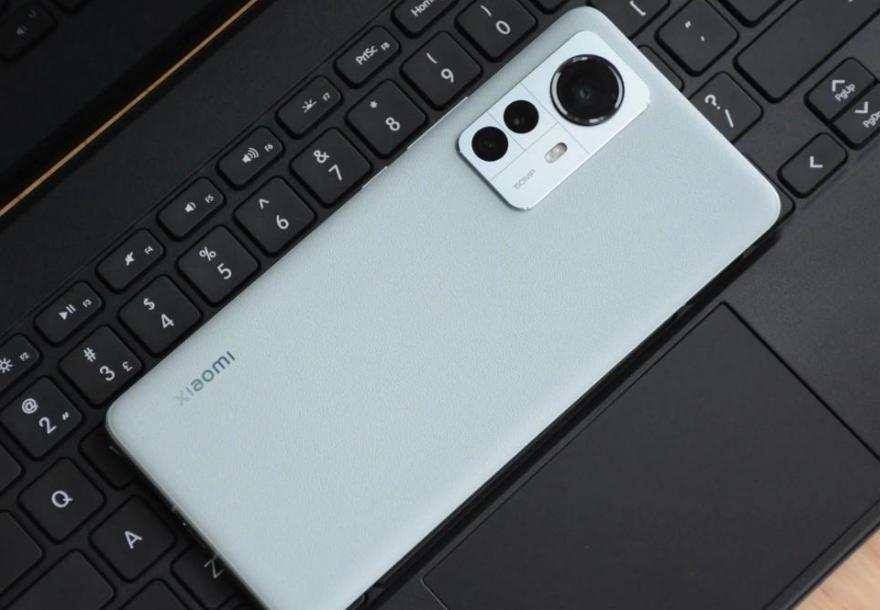 4 seriously underestimated mobile phones with smooth performance and ...