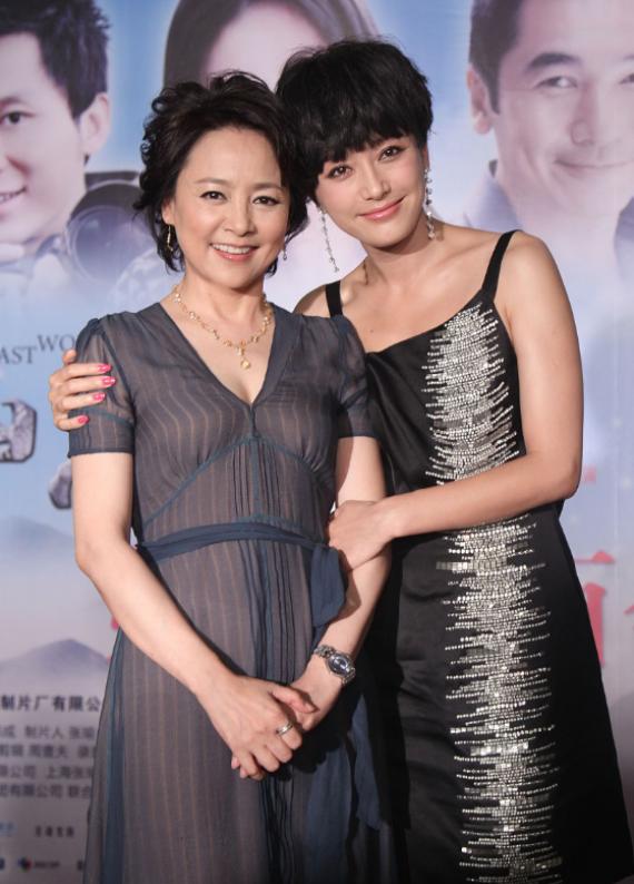 Gorgeous vs classic: Chen Chong and Zhang Yu are in the same frame, 4 years apart, like a ...