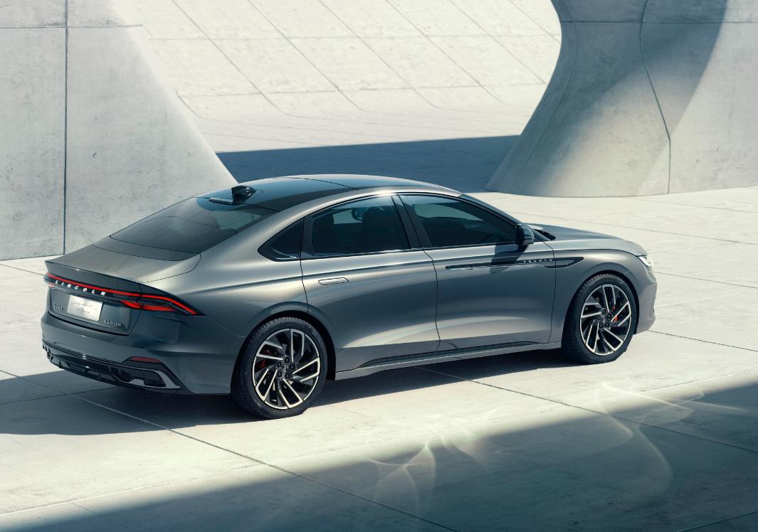 Interpretation of the new Lincoln Z - iNEWS