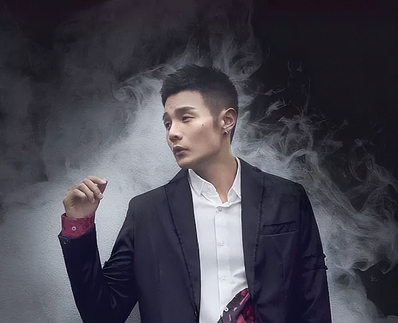 Almighty musician Li Ronghao, became popular and abandoned his model girlfriend to show ...
