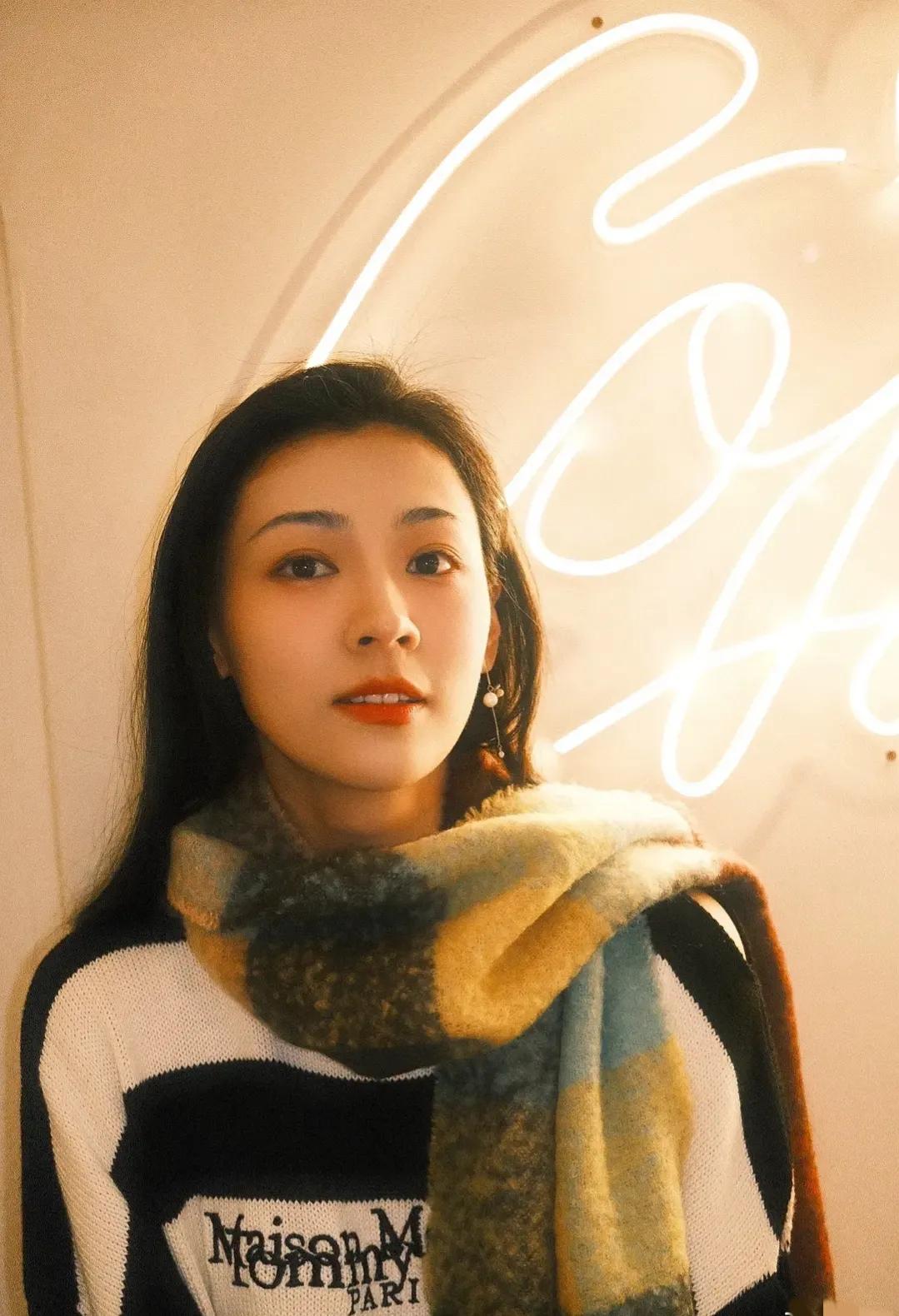 Celebrity Exploration Issue 0502: Charming, beautiful, Ding Xiaoying ...